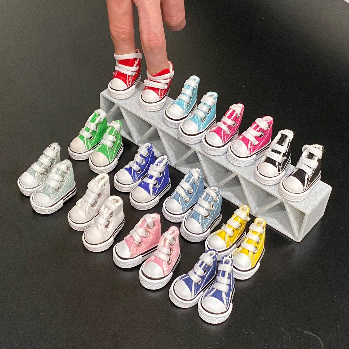 Miniature Finger Shoes - Light Pink Edition – Finger Space